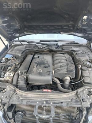 Zils Mercedes-Benz e-200 2006 Rēzekne, ar dzinēja tilpumu 2.20 L un nobraukumu 322 tūkst. km par 2000 €, foto 15 vietnē AUTOMOTO.COM.LV