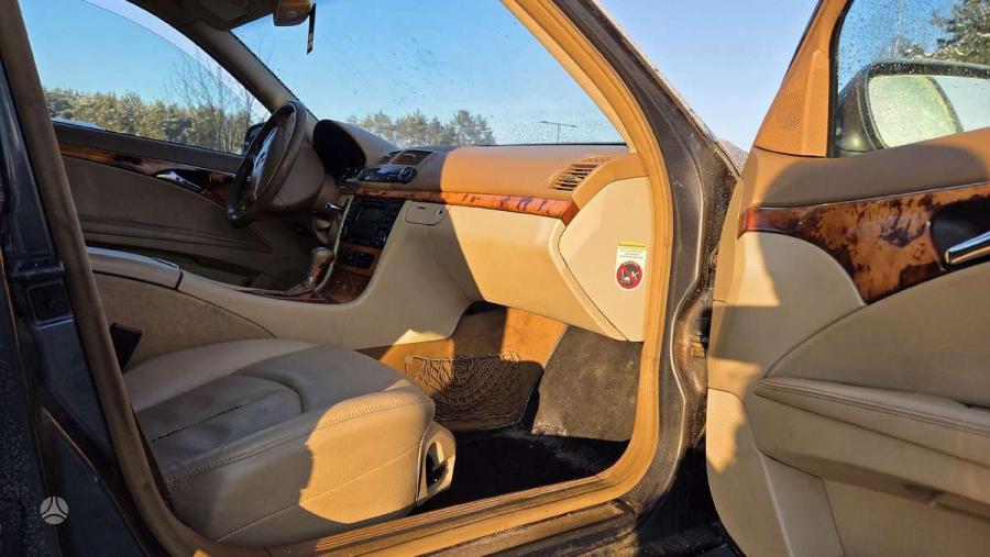 Zils Mercedes-Benz e-200 2008 Viļņa, ar dzinēja tilpumu 2.20 L un nobraukumu 340 tūkst. km par 3200 €, foto 7 vietnē AUTOMOTO.COM.LV