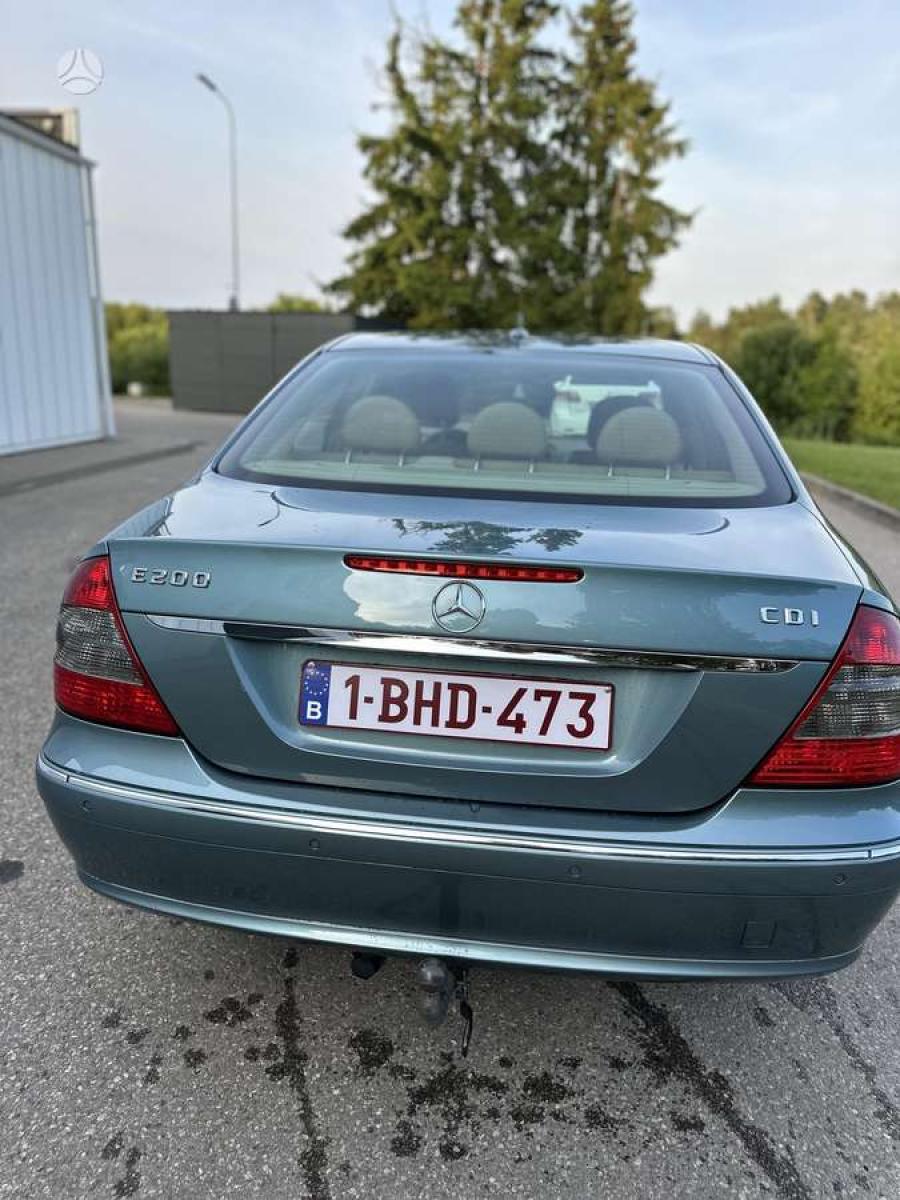 Blue Mercedes-Benz e-200 2008 in Utena, with an engine capacity of 2.20 L and mileage of 338 thousand km for 5250 €, photo 4 on AUTOMOTO.COM.LV
