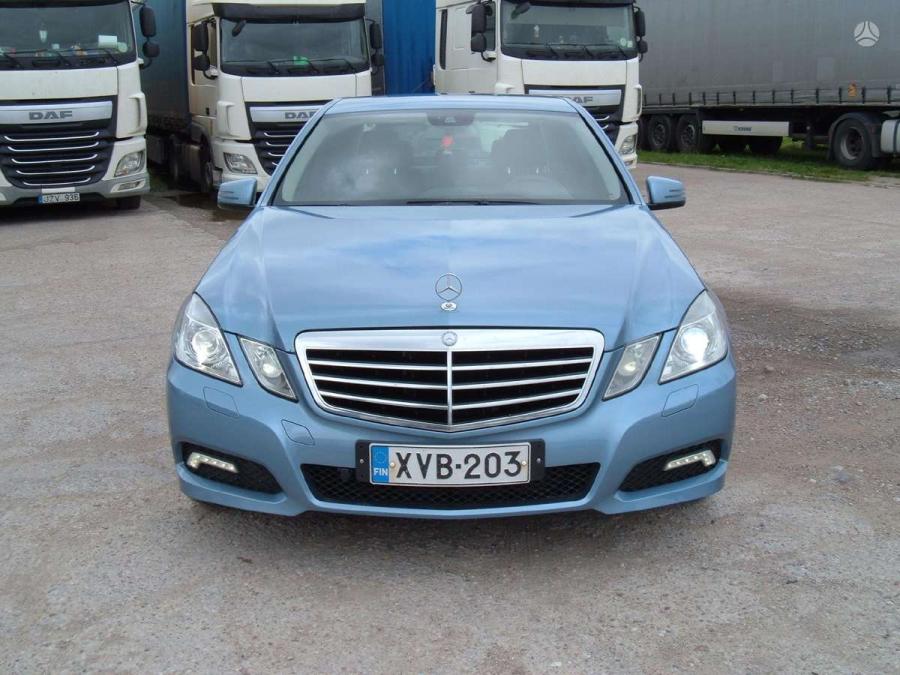 Blue Mercedes-Benz e-200 2010 in Siauliai, with an engine capacity of 2.14 L and mileage of 430 thousand km for 5200 €, photo 2 on AUTOMOTO.COM.LV