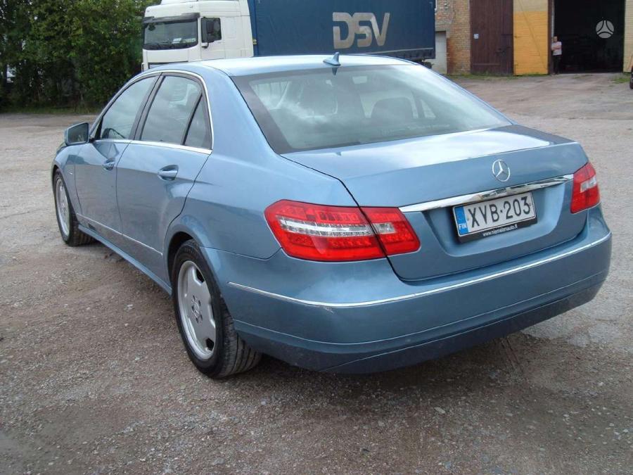 Blue Mercedes-Benz e-200 2010 in Siauliai, with an engine capacity of 2.14 L and mileage of 430 thousand km for 5200 €, photo 5 on AUTOMOTO.COM.LV