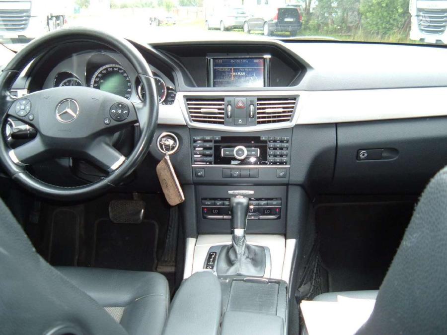 Blue Mercedes-Benz e-200 2010 in Siauliai, with an engine capacity of 2.14 L and mileage of 430 thousand km for 5200 €, photo 12 on AUTOMOTO.COM.LV