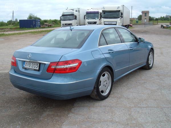 Blue Mercedes-Benz e-200 2010 in Siauliai, with an engine capacity of 2.10 L and mileage of 430 thousand km for 5200 €, photo 6 on AUTOMOTO.COM.LV