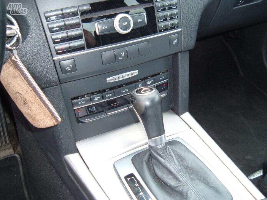 Zils Mercedes-Benz e-200 2010 Šauļi, ar dzinēja tilpumu 2.10 L un nobraukumu 430 tūkst. km par 5200 €, foto 16 vietnē AUTOMOTO.COM.LV
