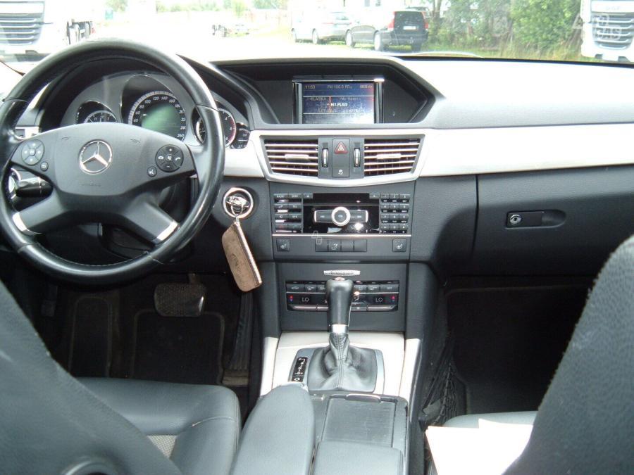 Zils Mercedes-Benz e-200 2010 Šauļi, ar dzinēja tilpumu 2.10 L un nobraukumu 430 tūkst. km par 5200 €, foto 17 vietnē AUTOMOTO.COM.LV