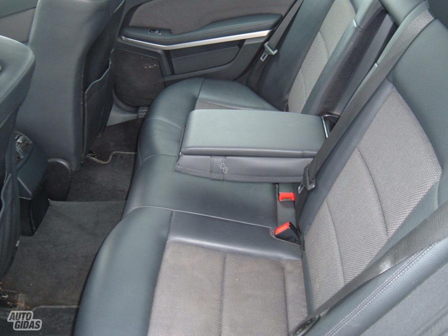 Zils Mercedes-Benz e-200 2010 Šauļi, ar dzinēja tilpumu 2.10 L un nobraukumu 430 tūkst. km par 5200 €, foto 18 vietnē AUTOMOTO.COM.LV