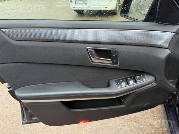 Zils Mercedes-Benz e-200 2010 Balvi, ar dzinēja tilpumu 2.20 L un nobraukumu 297 tūkst. km par 6500 €, foto 6 vietnē AUTOMOTO.COM.LV