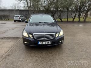 Синий Мерседес E 200 2010 в Балви, объемом двигателя 2.20 л и пробегом 297 тыс. км за 6500 €, фото  на AUTOMOTO.COM.LV
