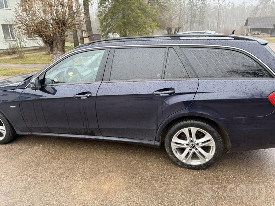 Синий Мерседес E 200 2010 в Балви, объемом двигателя 2.20 л и пробегом 297 тыс. км за 6500 €, фото 6 на AUTOMOTO.COM.LV