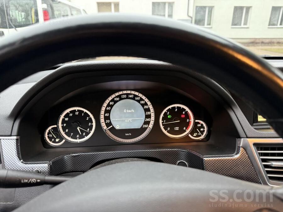Синий Мерседес E 200 2010 в Балви, объемом двигателя 2.20 л и пробегом 297 тыс. км за 6500 €, фото 11 на AUTOMOTO.COM.LV