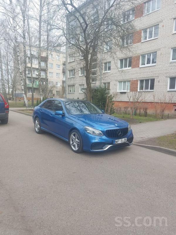 Blue Mercedes-Benz e-200 2011 in Riga, with an engine capacity of 2.10 L and mileage of 473 thousand km for 6200 €, photo 2 on AUTOMOTO.COM.LV