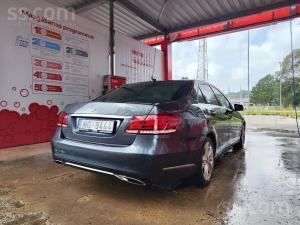 Синий Мерседес E 200 2013 в Рига, объемом двигателя 2.00 л и пробегом 150 тыс. км за 12900 €, фото 5 на AUTOMOTO.COM.LV