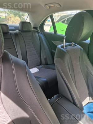 Blue Mercedes-Benz e-200 2017 in Riga, with an engine capacity of 2.00 L and mileage of 160 thousand km for 25000 €, photo 4 on AUTOMOTO.COM.LV