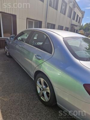 Blue Mercedes-Benz e-200 2017 in Riga, with an engine capacity of 2.00 L and mileage of 160 thousand km for 25000 €, photo 5 on AUTOMOTO.COM.LV