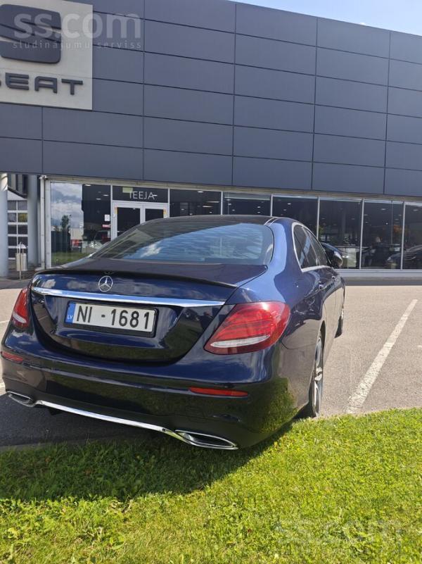 Синий Мерседес E 200 2018 в Рига, объемом двигателя 2.00 л и пробегом 116 тыс. км за 23800 €, фото 4 на AUTOMOTO.COM.LV