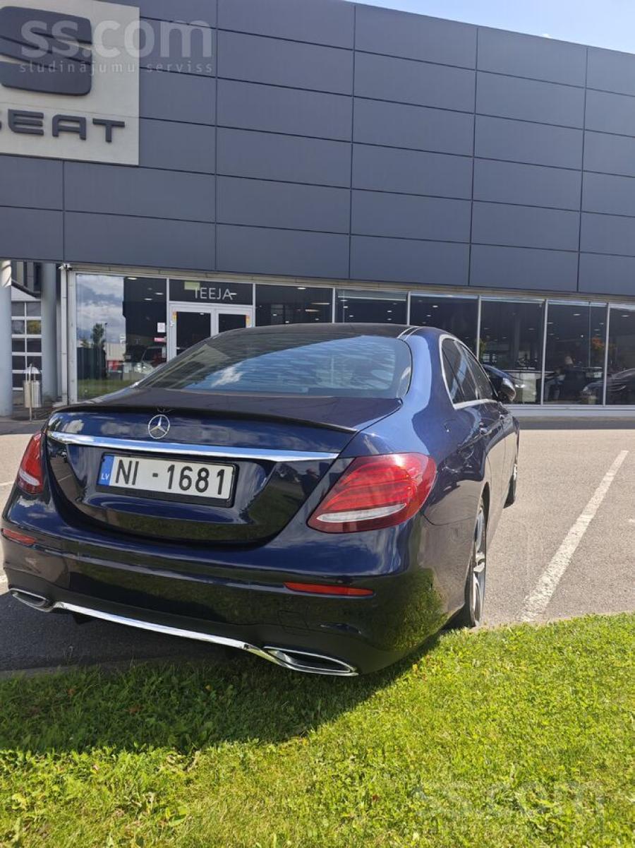 Синий Мерседес E 200 2018 в Рига, объемом двигателя 2.00 л и пробегом 116 тыс. км за 23800 €, фото 5 на AUTOMOTO.COM.LV
