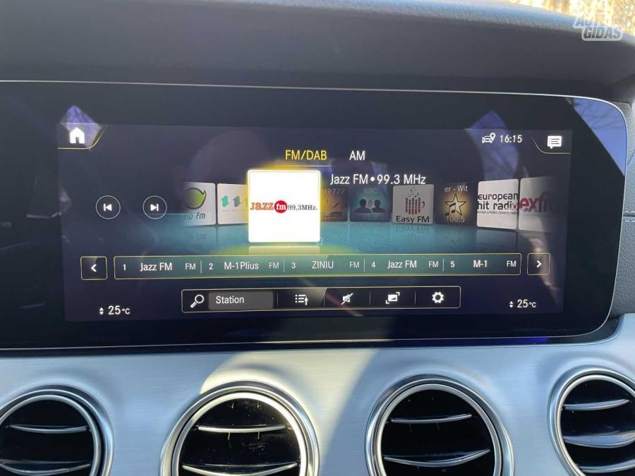 Zils Mercedes-Benz e-200 2021 Viļņa, ar dzinēja tilpumu 2.00 L un nobraukumu 81 tūkst. km par 25900 €, foto 15 vietnē AUTOMOTO.COM.LV