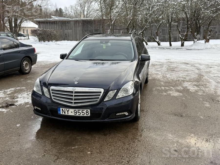 Zils Mercedes-Benz e-200 2010 Balvi, ar dzinēja tilpumu 2.20 L un nobraukumu 301 tūkst. km par 6000 €, foto 3 vietnē AUTOMOTO.COM.LV