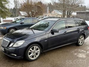Zils Mercedes-Benz e-200 2010 Balvi, ar dzinēja tilpumu 2.20 L un nobraukumu 301 tūkst. km par 6000 €, foto 4 vietnē AUTOMOTO.COM.LV