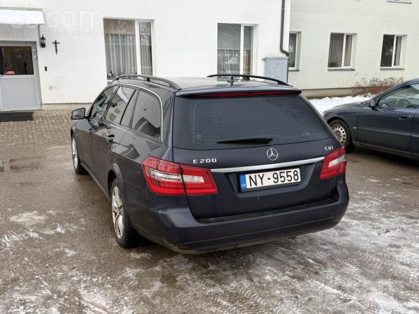 Blue Mercedes-Benz e-200 2010 in Balvi, with an engine capacity of 2.20 L and mileage of 301 thousand km for 6000 €, photo 5 on AUTOMOTO.COM.LV
