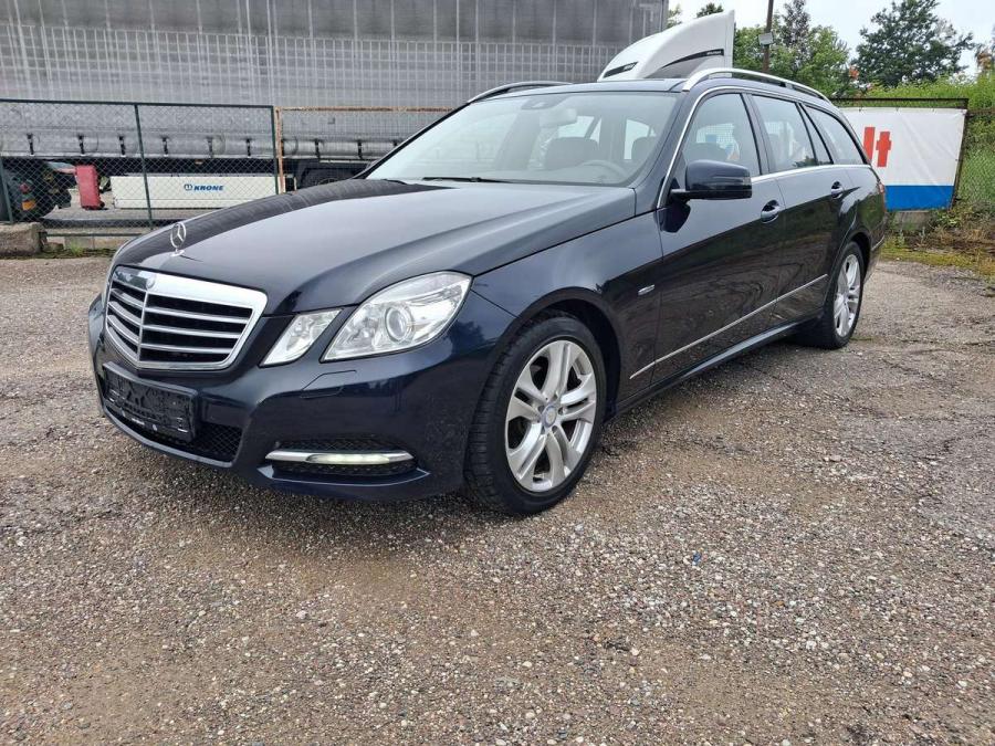 Zils Mercedes-Benz e-200 2010 Alīta, ar dzinēja tilpumu 2.15 L un nobraukumu 309 tūkst. km par 5600 €, foto 1 vietnē AUTOMOTO.COM.LV