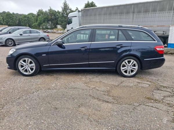 Blue Mercedes-Benz e-200 2010 in Alytus, with an engine capacity of 2.15 L and mileage of 309 thousand km for 5600 €, photo 6 on AUTOMOTO.COM.LV
