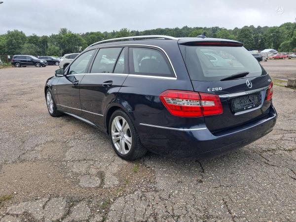 Blue Mercedes-Benz e-200 2010 in Alytus, with an engine capacity of 2.15 L and mileage of 309 thousand km for 5600 €, photo 7 on AUTOMOTO.COM.LV