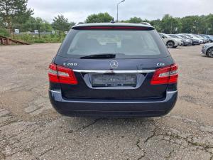 Zils Mercedes-Benz e-200 2010 Alīta, ar dzinēja tilpumu 2.15 L un nobraukumu 309 tūkst. km par 5600 €, foto 9 vietnē AUTOMOTO.COM.LV