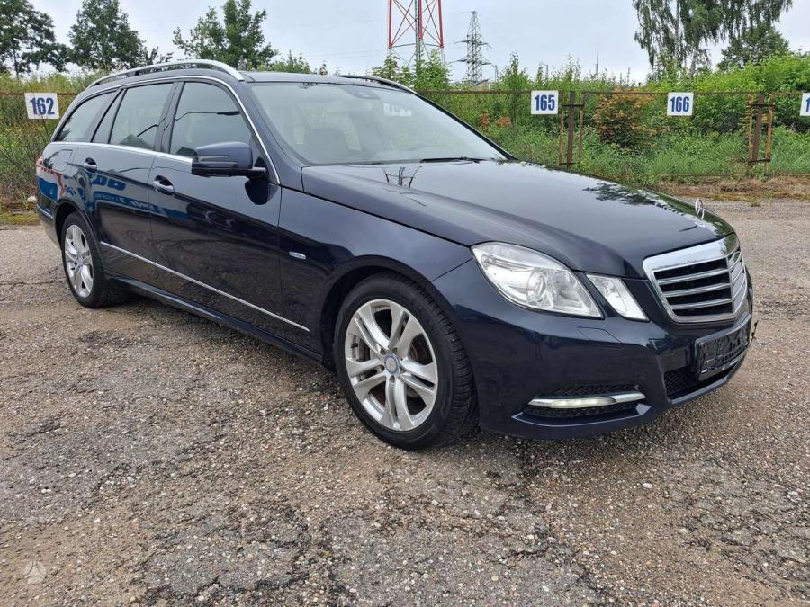 Zils Mercedes-Benz e-200 2010 Alīta, ar dzinēja tilpumu 2.15 L un nobraukumu 309 tūkst. km par 5600 €, foto 12 vietnē AUTOMOTO.COM.LV