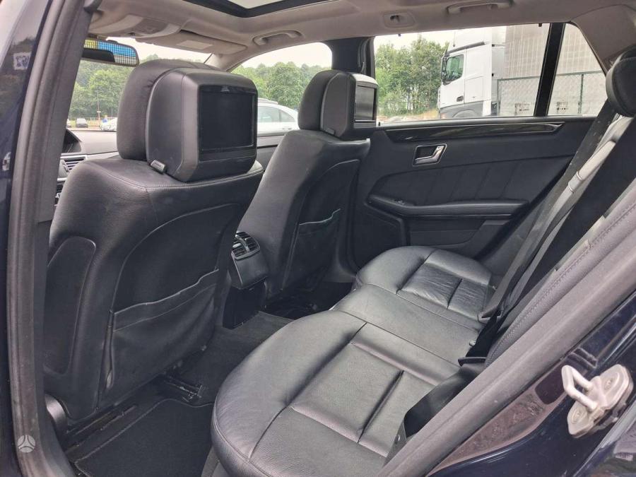 Zils Mercedes-Benz e-200 2010 Alīta, ar dzinēja tilpumu 2.15 L un nobraukumu 309 tūkst. km par 5600 €, foto 15 vietnē AUTOMOTO.COM.LV