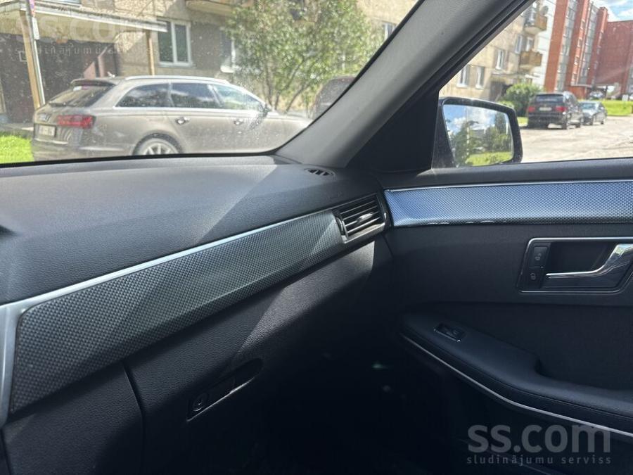 Zils Mercedes-Benz e-200 2010 Balvi, ar dzinēja tilpumu 2.20 L un nobraukumu 305 tūkst. km par 5000 €, foto 1 vietnē AUTOMOTO.COM.LV