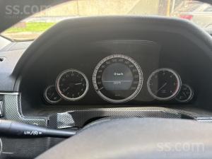 Zils Mercedes-Benz e-200 2010 Balvi, ar dzinēja tilpumu 2.20 L un nobraukumu 305 tūkst. km par 5000 €, foto 3 vietnē AUTOMOTO.COM.LV