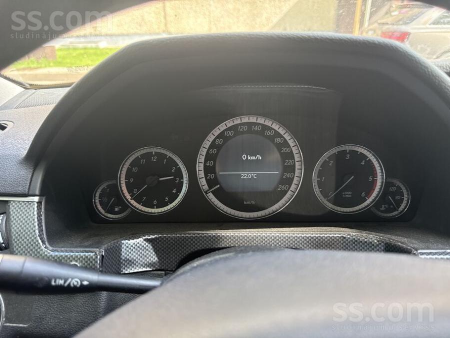 Zils Mercedes-Benz e-200 2010 Balvi, ar dzinēja tilpumu 2.20 L un nobraukumu 305 tūkst. km par 5000 €, foto 3 vietnē AUTOMOTO.COM.LV