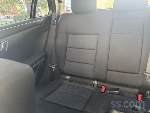 Zils Mercedes-Benz e-200 2010 Balvi, ar dzinēja tilpumu 2.20 L un nobraukumu 305 tūkst. km par 5000 €, foto 3 vietnē AUTOMOTO.COM.LV