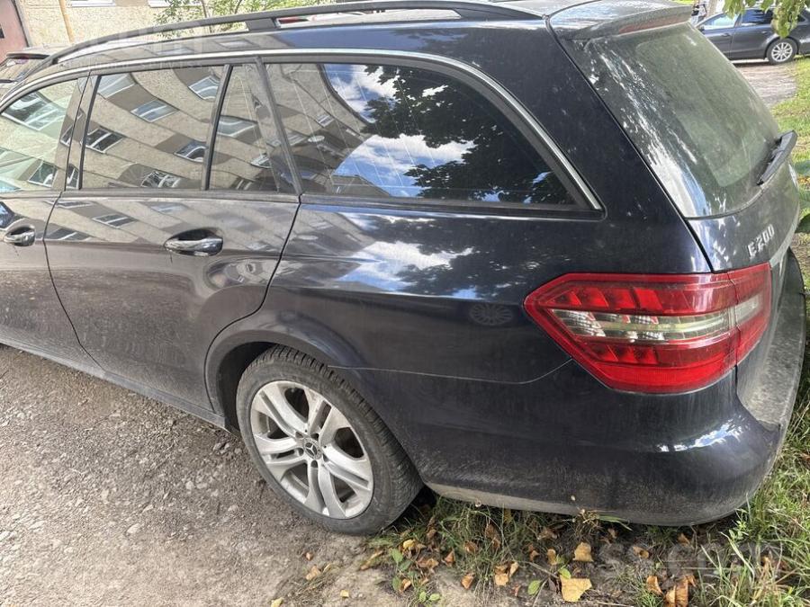 Zils Mercedes-Benz e-200 2010 Balvi, ar dzinēja tilpumu 2.20 L un nobraukumu 305 tūkst. km par 5000 €, foto 9 vietnē AUTOMOTO.COM.LV