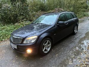 Blue Mercedes-Benz e-200 2010 in Riga, with an engine capacity of 2.20 L and mileage of 348 thousand km for 2650 €, photo 3 on AUTOMOTO.COM.LV