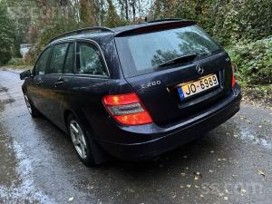 Blue Mercedes-Benz e-200 2010 in Riga, with an engine capacity of 2.20 L and mileage of 348 thousand km for 2650 €, photo 4 on AUTOMOTO.COM.LV