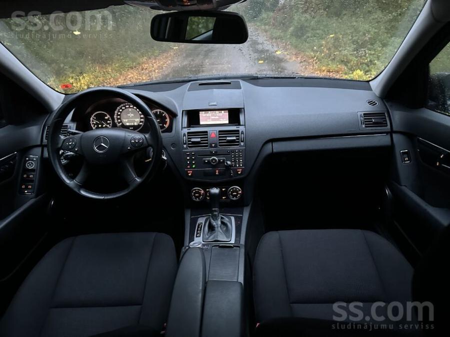 Blue Mercedes-Benz e-200 2010 in Riga, with an engine capacity of 2.20 L and mileage of 348 thousand km for 2650 €, photo 10 on AUTOMOTO.COM.LV