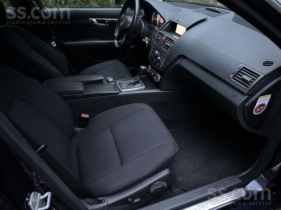 Blue Mercedes-Benz e-200 2010 in Riga, with an engine capacity of 2.20 L and mileage of 348 thousand km for 2650 €, photo 12 on AUTOMOTO.COM.LV