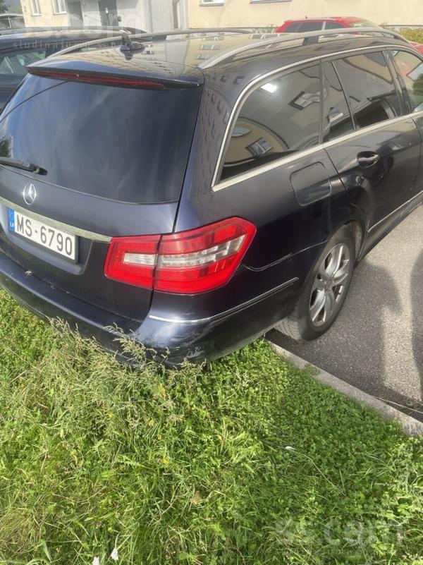 Zils Mercedes-Benz e-200 2012 Rīga, ar dzinēja tilpumu 2.20 L un nobraukumu 398 tūkst. km par 5900 €, foto 9 vietnē AUTOMOTO.COM.LV