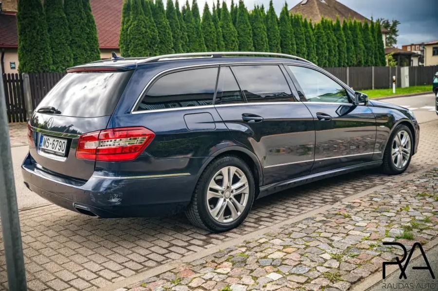 Zils Mercedes-Benz e-200 2012 Rīga, ar dzinēja tilpumu 2.20 L un nobraukumu 399 tūkst. km par 5590 €, foto 5 vietnē AUTOMOTO.COM.LV