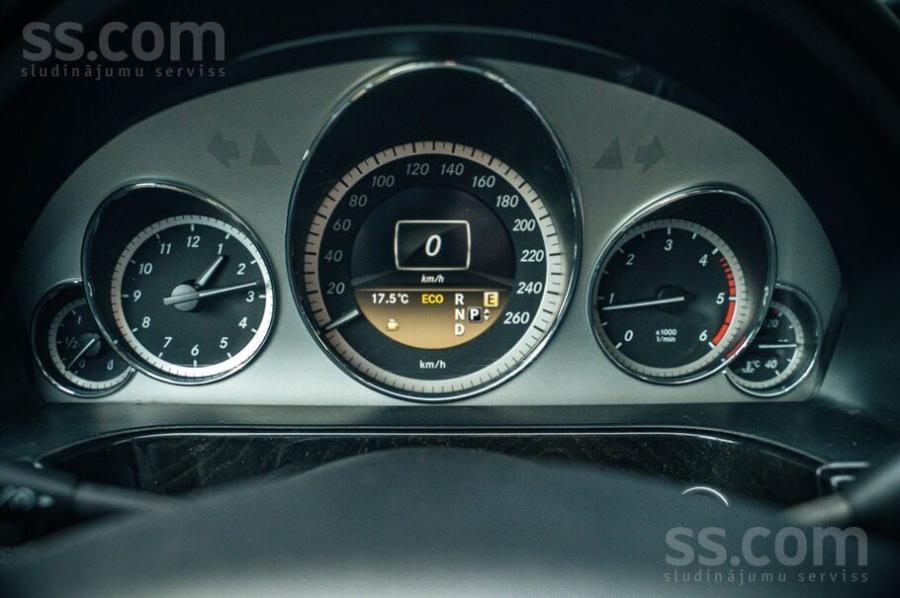 Zils Mercedes-Benz e-200 2012 Rīga, ar dzinēja tilpumu 2.20 L un nobraukumu 0 tūkst. km par 5590 €, foto 22 vietnē AUTOMOTO.COM.LV