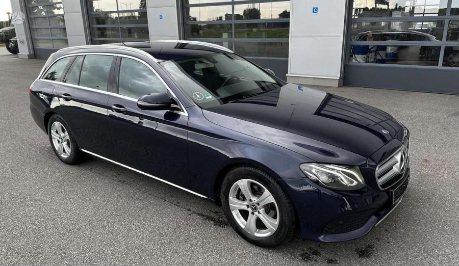 Синий Мерседес E 200 2018 в Клайпеда, объемом двигателя 2.00 л и пробегом 270 тыс. км за 15500 €, фото 3 на AUTOMOTO.COM.LV