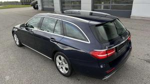 Синий Мерседес E 200 2018 в Клайпеда, объемом двигателя 2.00 л и пробегом 270 тыс. км за 15500 €, фото 4 на AUTOMOTO.COM.LV