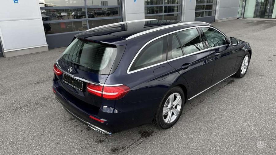 Синий Мерседес E 200 2018 в Клайпеда, объемом двигателя 2.00 л и пробегом 270 тыс. км за 15500 €, фото 5 на AUTOMOTO.COM.LV