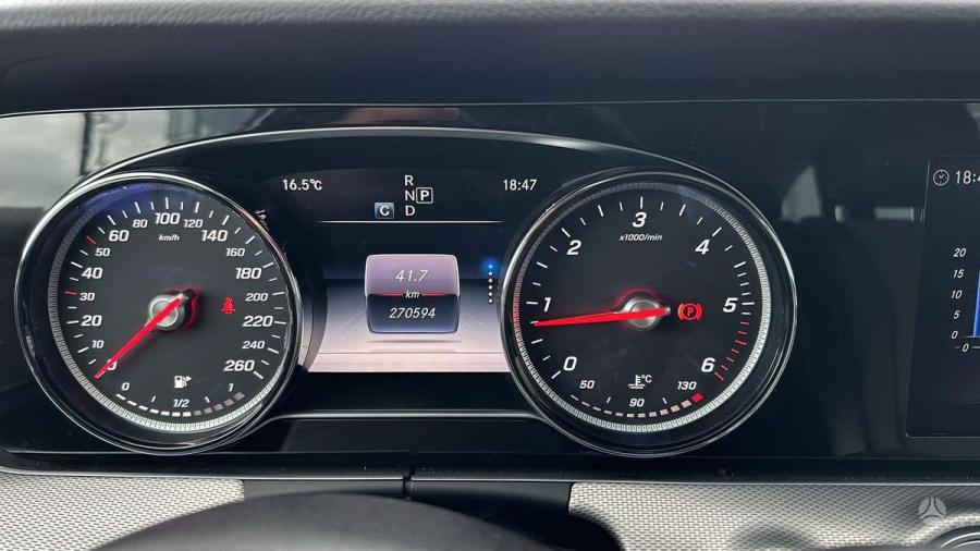 Синий Мерседес E 200 2018 в Клайпеда, объемом двигателя 2.00 л и пробегом 270 тыс. км за 15500 €, фото 15 на AUTOMOTO.COM.LV