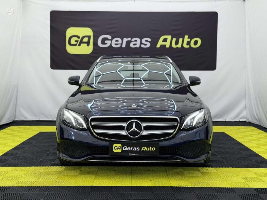 Синий Мерседес E 200 2018 в Вильнюс, объемом двигателя 1.95 л и пробегом 172 тыс. км за 18500 €, фото 8 на AUTOMOTO.COM.LV