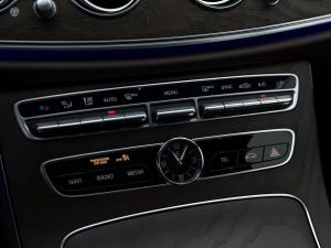 Синий Мерседес E 200 2018 в Вильнюс, объемом двигателя 1.95 л и пробегом 172 тыс. км за 18500 €, фото 24 на AUTOMOTO.COM.LV