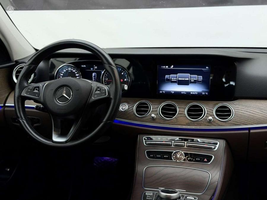 Zils Mercedes-Benz e-200 2018 Viļņa, ar dzinēja tilpumu 1.95 L un nobraukumu 172 tūkst. km par 18450 €, foto 18 vietnē AUTOMOTO.COM.LV