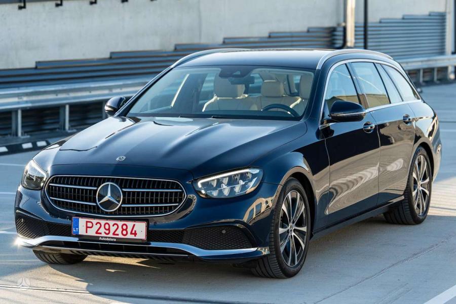 Синий Мерседес E 200 2020 в Вильнюс, объемом двигателя 2.00 л и пробегом 166 тыс. км за 23500 €, фото 1 на AUTOMOTO.COM.LV